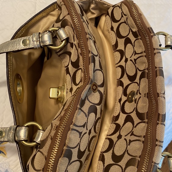 Bags | Coach Signature Shoulder Bag With 4 Great Organization ...